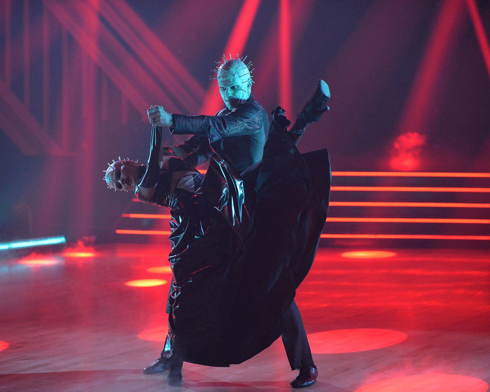 'DWTS' Front-Runners Land in Bottom 2 on Queen Night