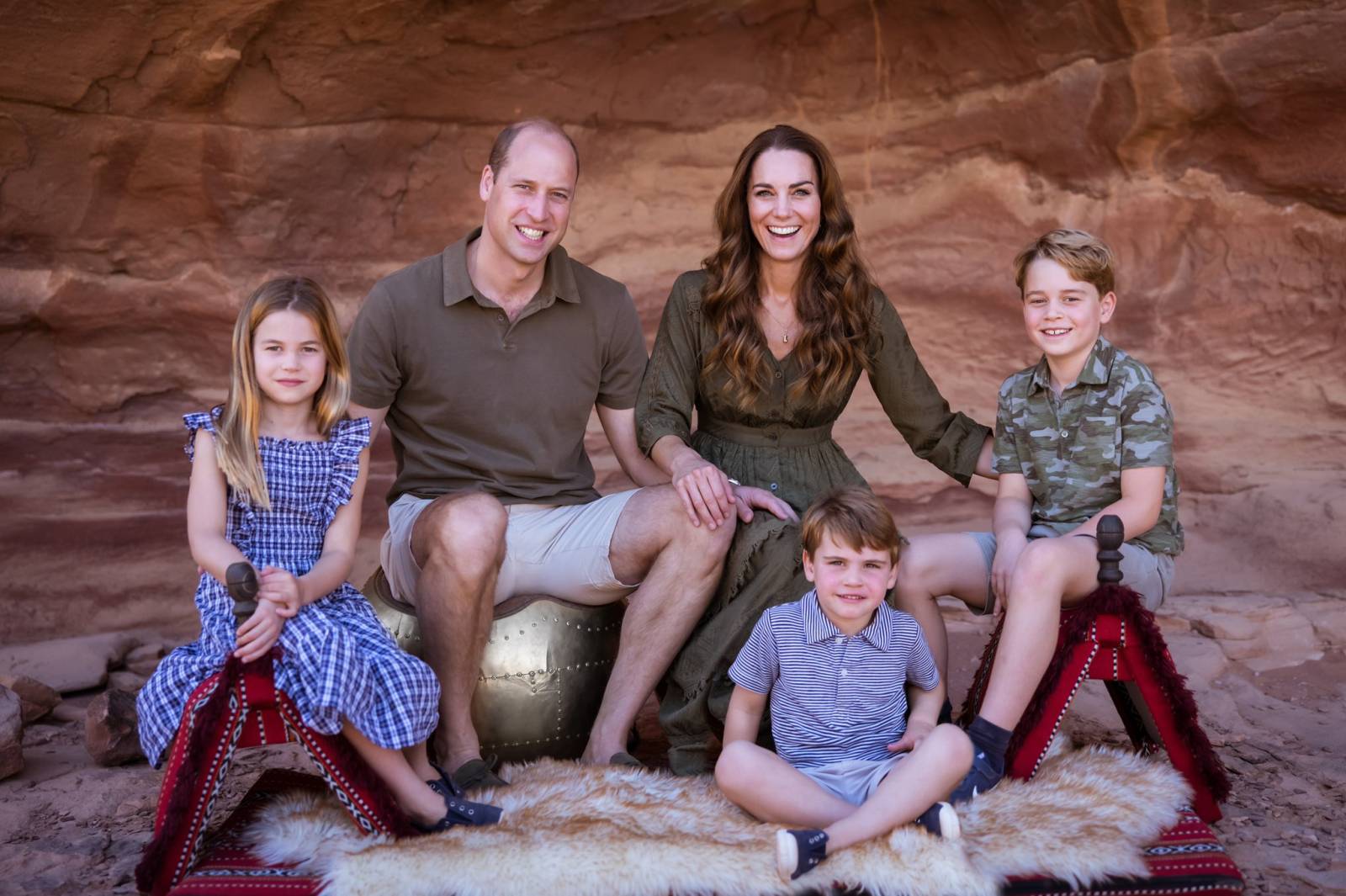 Prince William, Duchess Kate's Kids Grown Up in 2021 Christmas Card ...