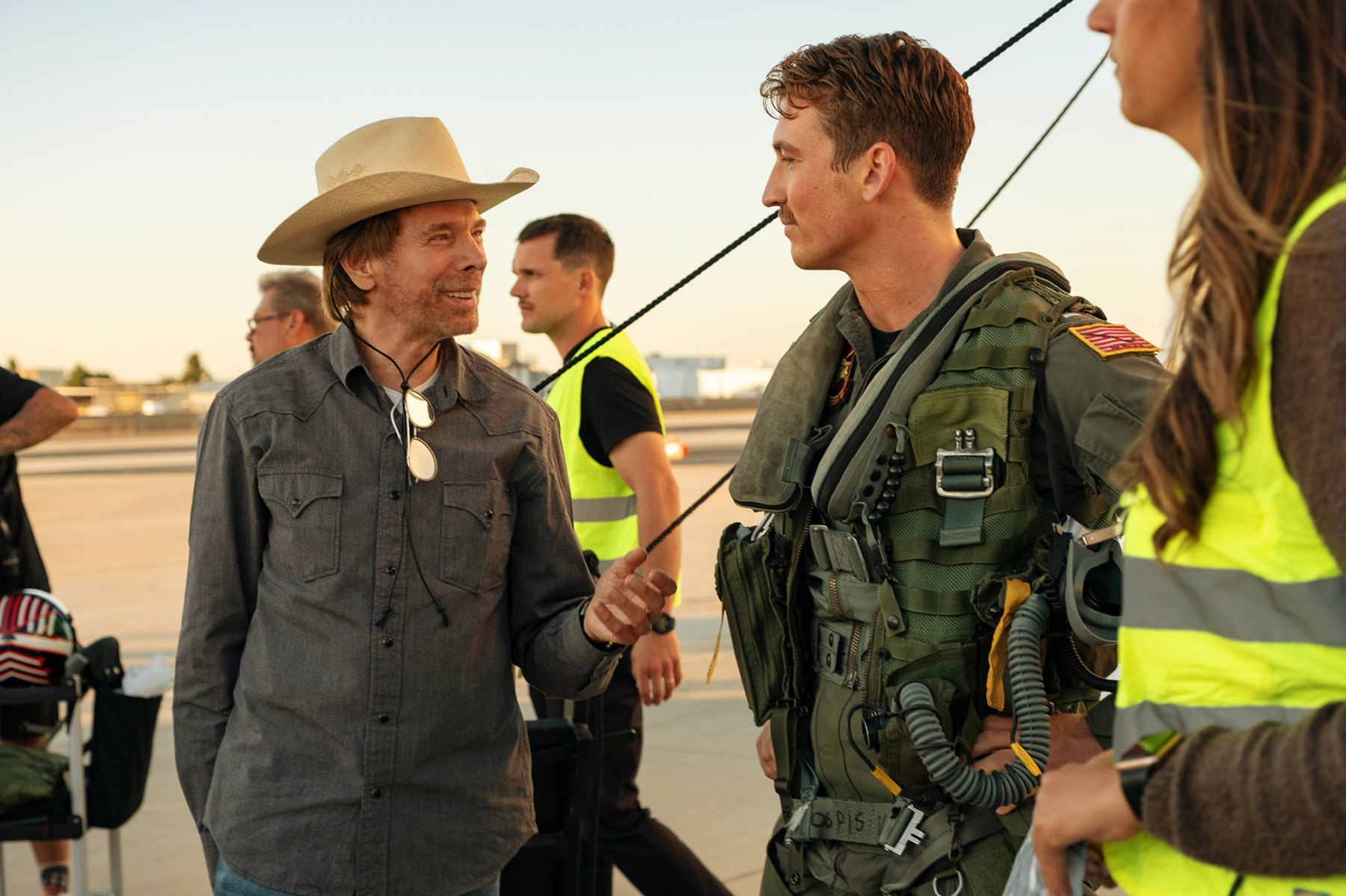 ‘Top Gun: Maverick’: Behind-the-Scenes Photos of Miles Teller, More ...