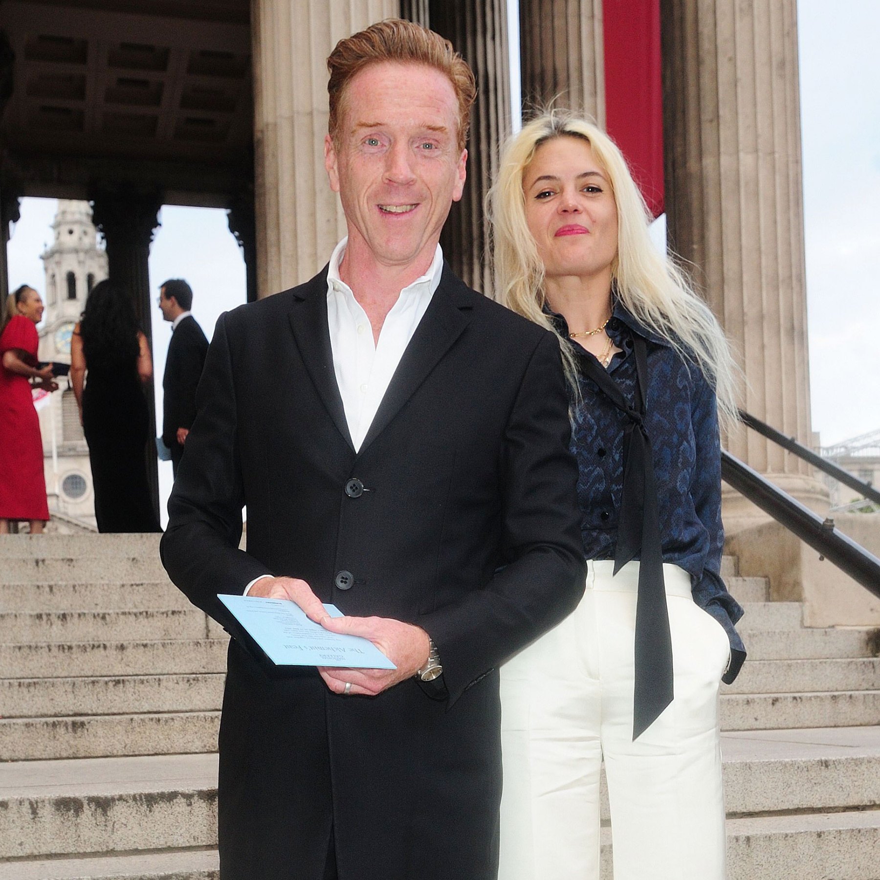 Damian Lewis Cozies Up to Alison Mosshart 1 Year After Wife's Death ...