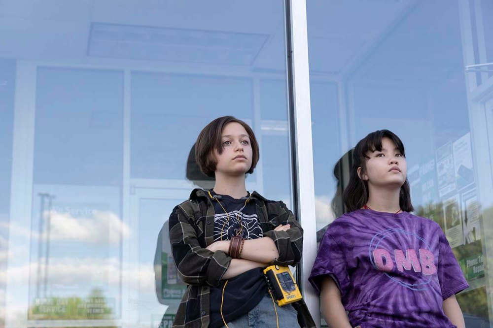 'Paper Girls': Everything to Know About the Prime Video Adaptation | Us ...