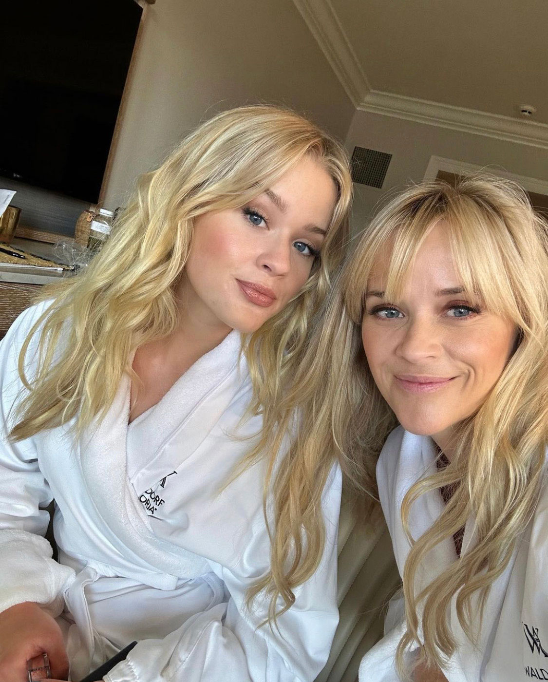 Reese Witherspoon and Daughter Ava Philippe Look Like Twins: Pics | Us ...