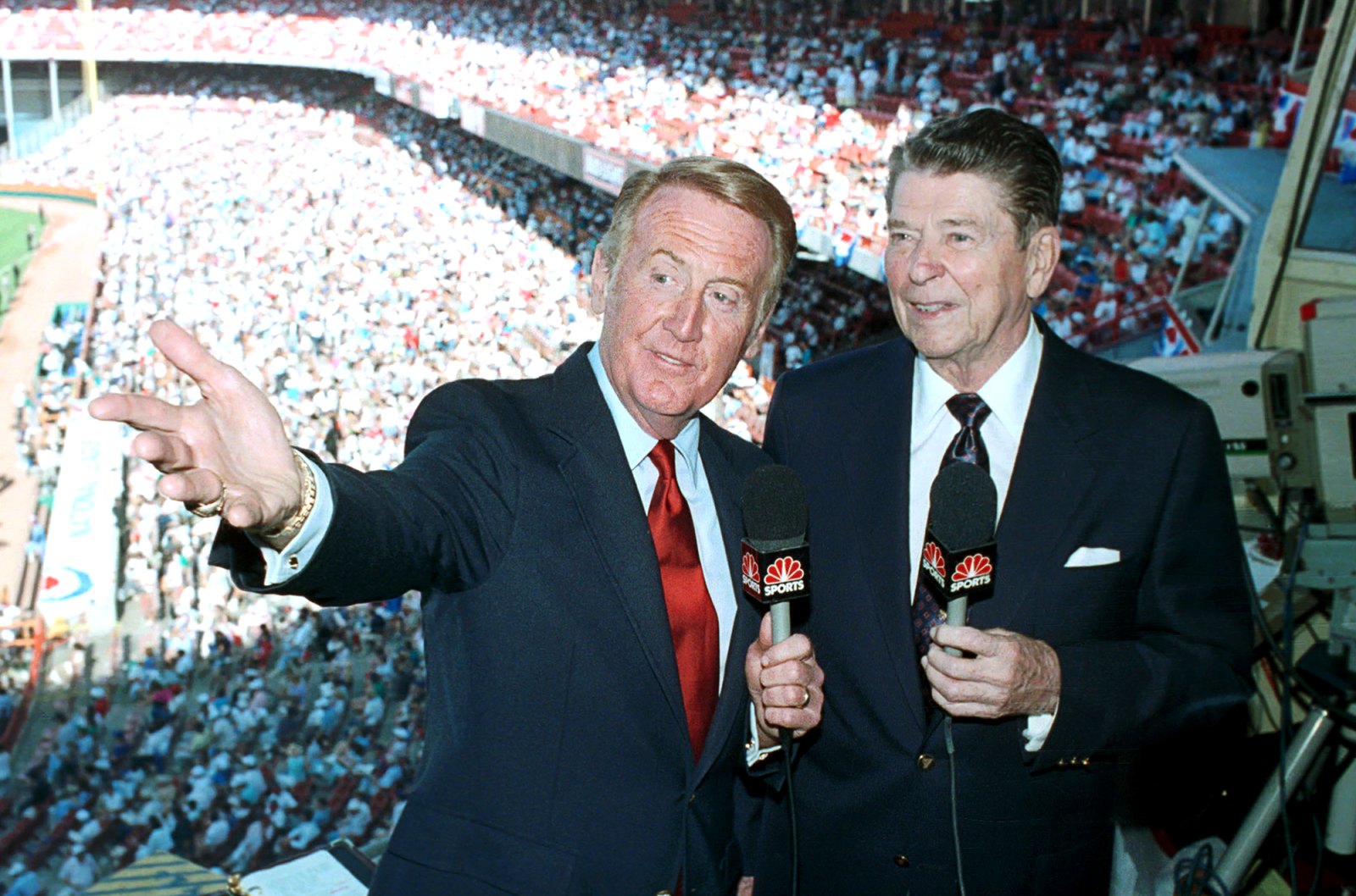 Vin Scully Dead at 94: 5 Things to Know About the Sportscaster | Us Weekly
