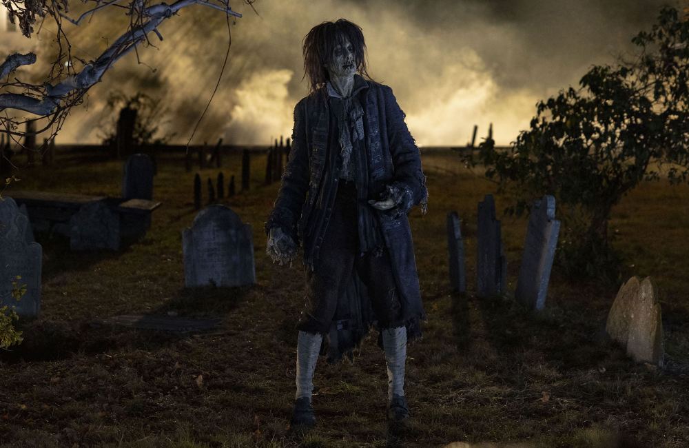 'Hocus Pocus' Easter Eggs You May Have Missed in the Sequel | Us Weekly