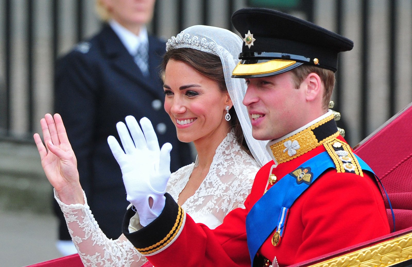 Every Time Kate Middleton Wore Queen Elizabeth II's Jewelry: Photos ...
