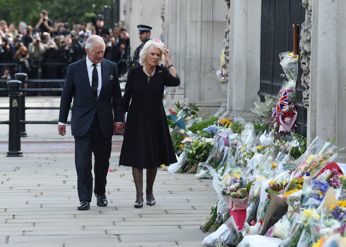 King Charles Makes 1st Appearance as Monarch After Queen's Death | Us ...