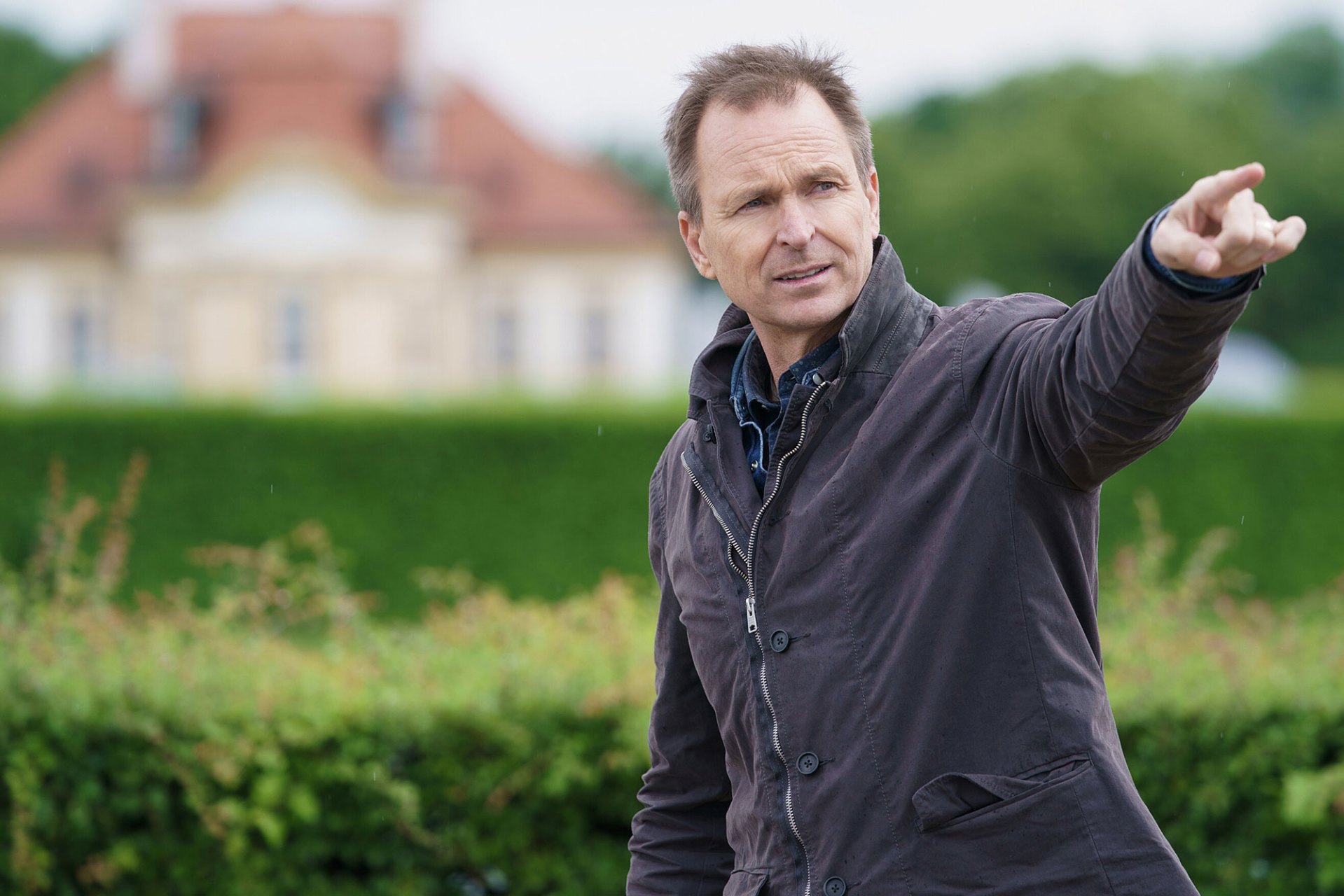 ‘Amazing Race’ Host Phil Keoghan Teases Season 34 ‘Changes’ | Us Weekly