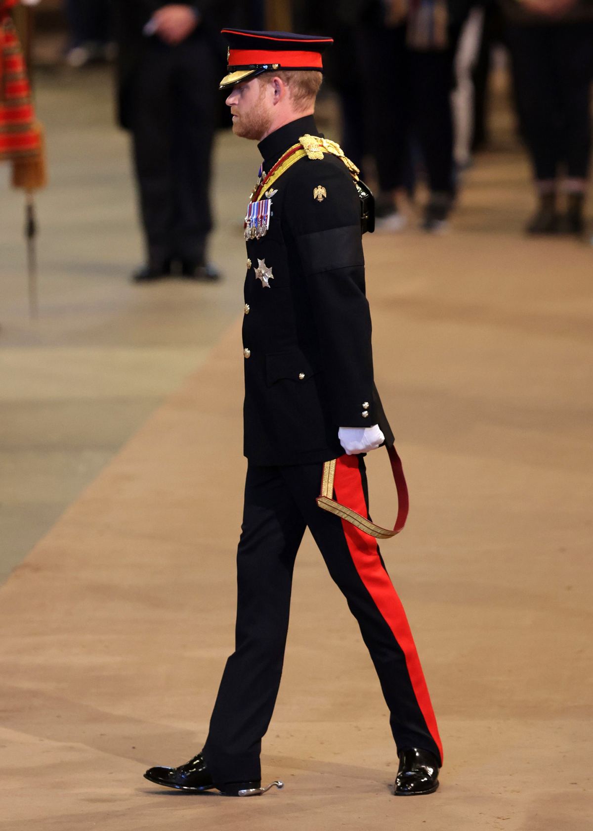Prince Harry Wears Military Uniform at Queen's Vigil: Photos