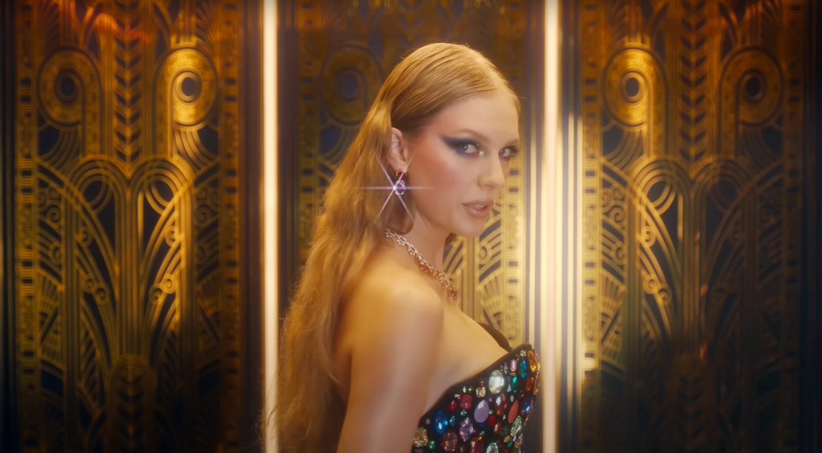 Taylor Swift's 'Bejeweled' Video Includes 'Speak Now' Easter Eggs | Us ...