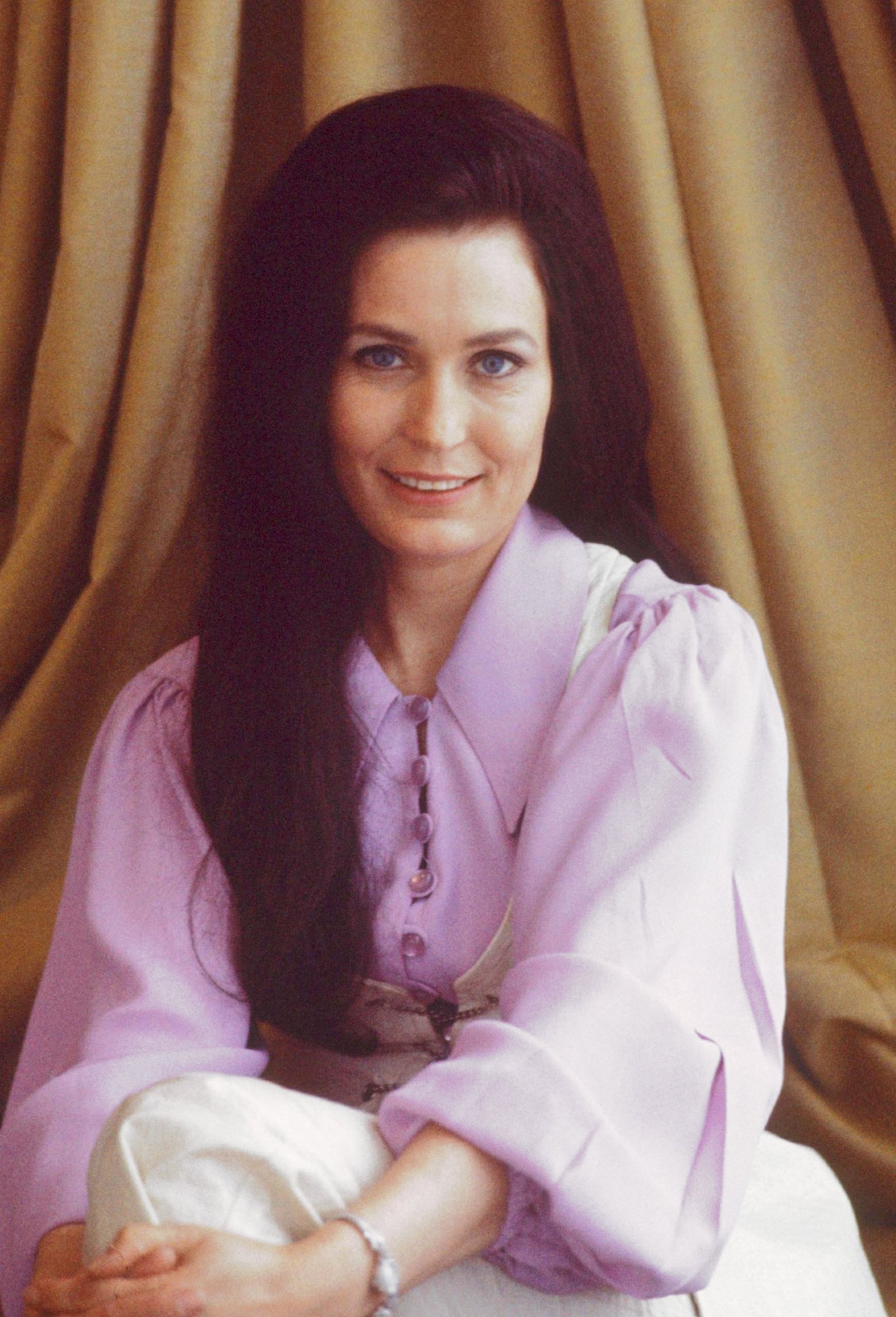 Loretta Lynn Dead: Country Music Legend Dies at 90 | Us Weekly