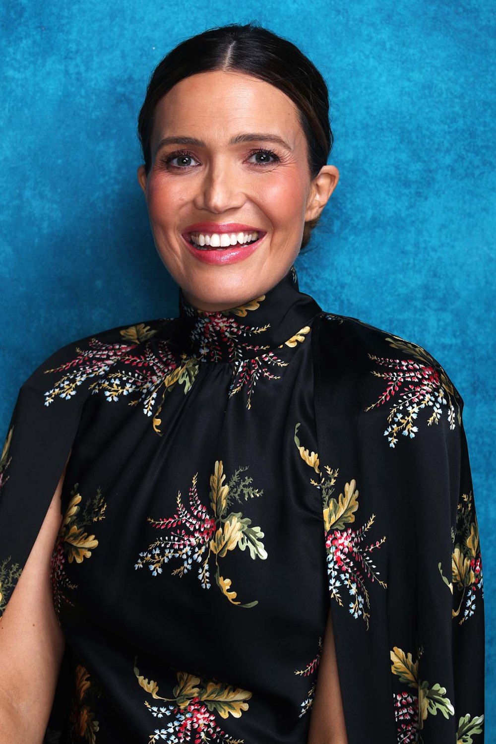 Mandy Moore's New Hulu Series 'Twin Flames': Everything to Know | Us Weekly