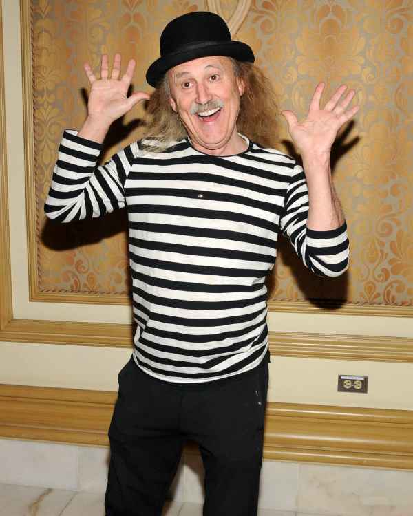 Gallagher Dead: Watermelon-Smashing Comedian Dies at 76 | Us Weekly