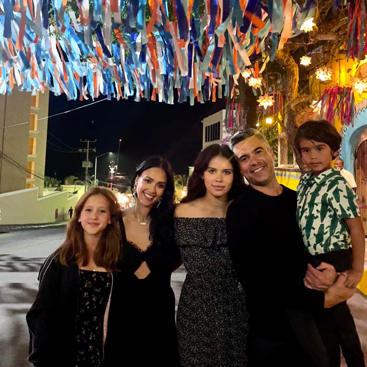 Jessica Alba, Cash Warren's Family Photos With 3 Kids Over the Years ...