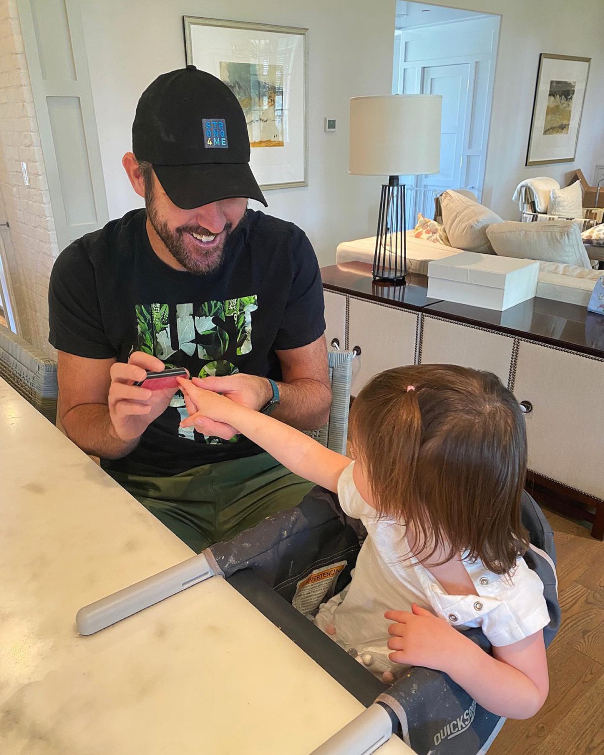 Kate Upton, Justin Verlander's Family Photos With Daughter Genevieve ...