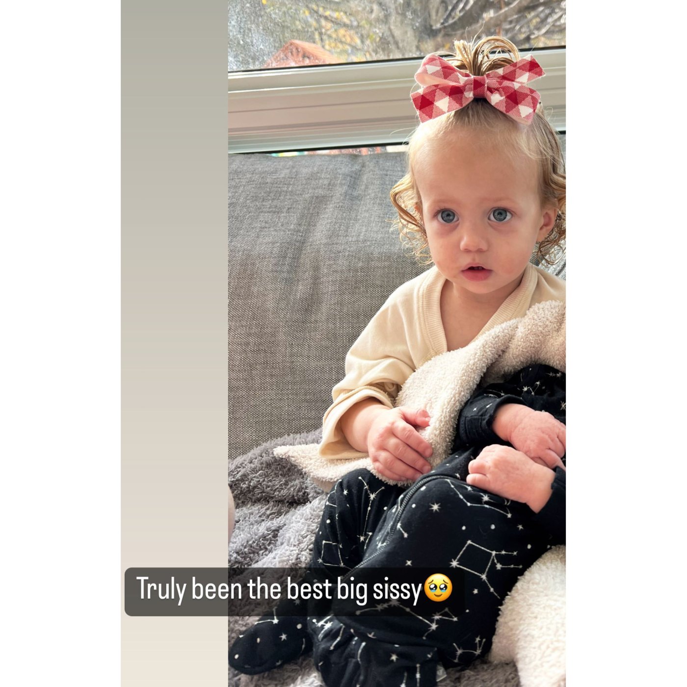 Patrick Mahomes, Wife Brittany's Daughter Meets Baby Bronze: Pic | Us ...
