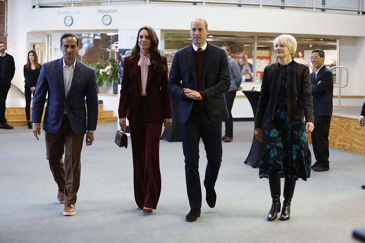 Prince William, Kate Smile Hours After Harry’s Netflix Trailer Drops ...