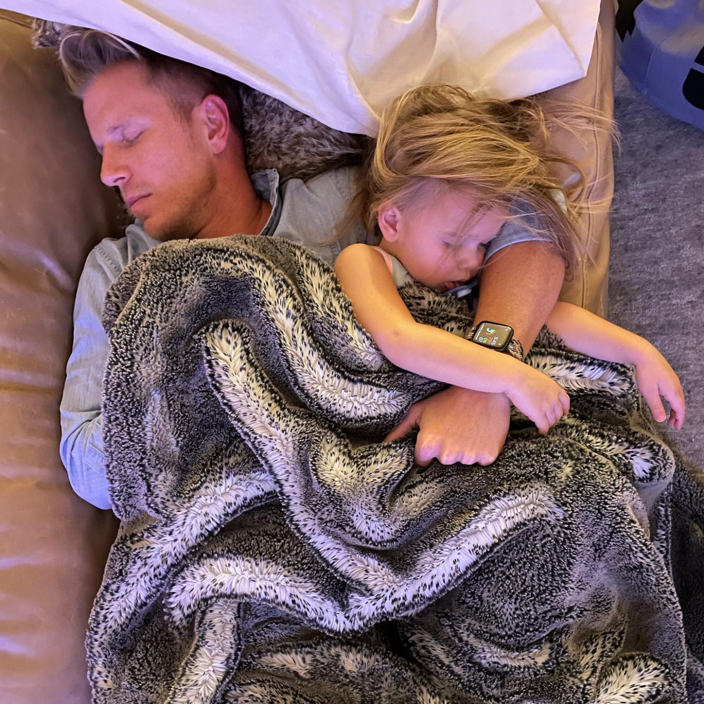 Catherine Giudici, Sean Lowe’s Family Album With Samuel, Isaiah, Mia