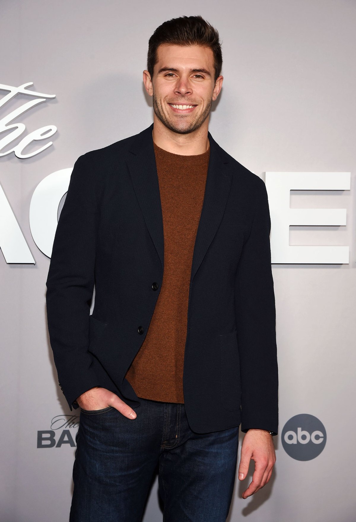 Bachelor's Zach Shallcross Went to AA Meetings in High School | Us Weekly