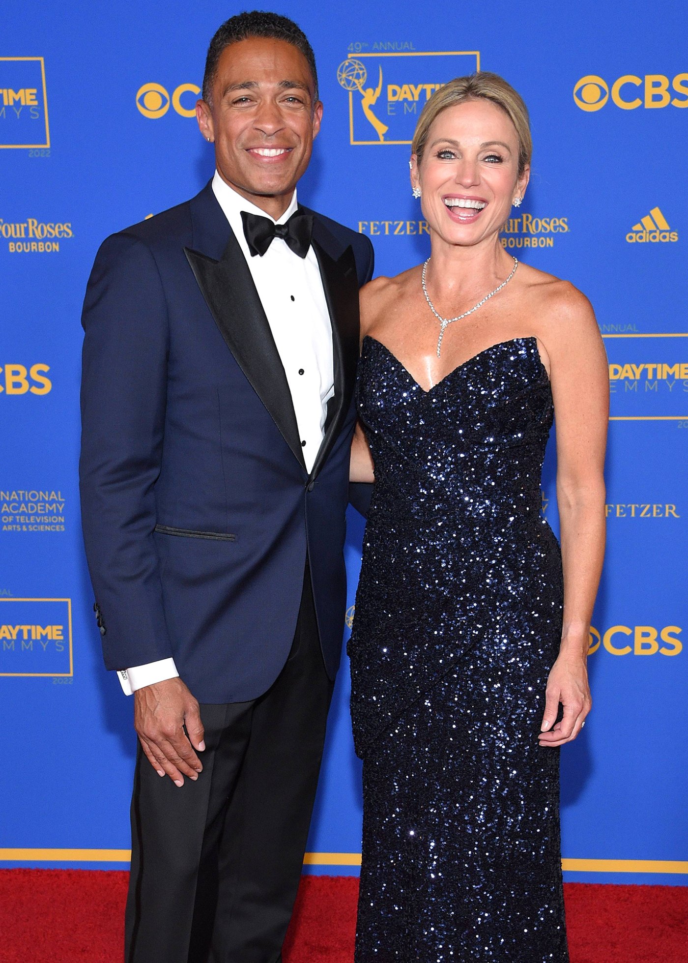 Amy Robach, T.J. Holmes Hold Hands in Mexico After 'GMA3' Exit | Us Weekly