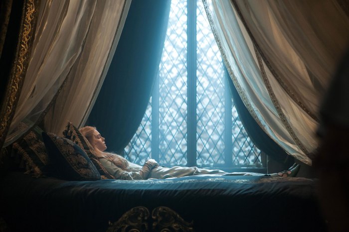 Angelina Jolie's Daughter Vivienne Plays Princess Aurora in Maleficent ...