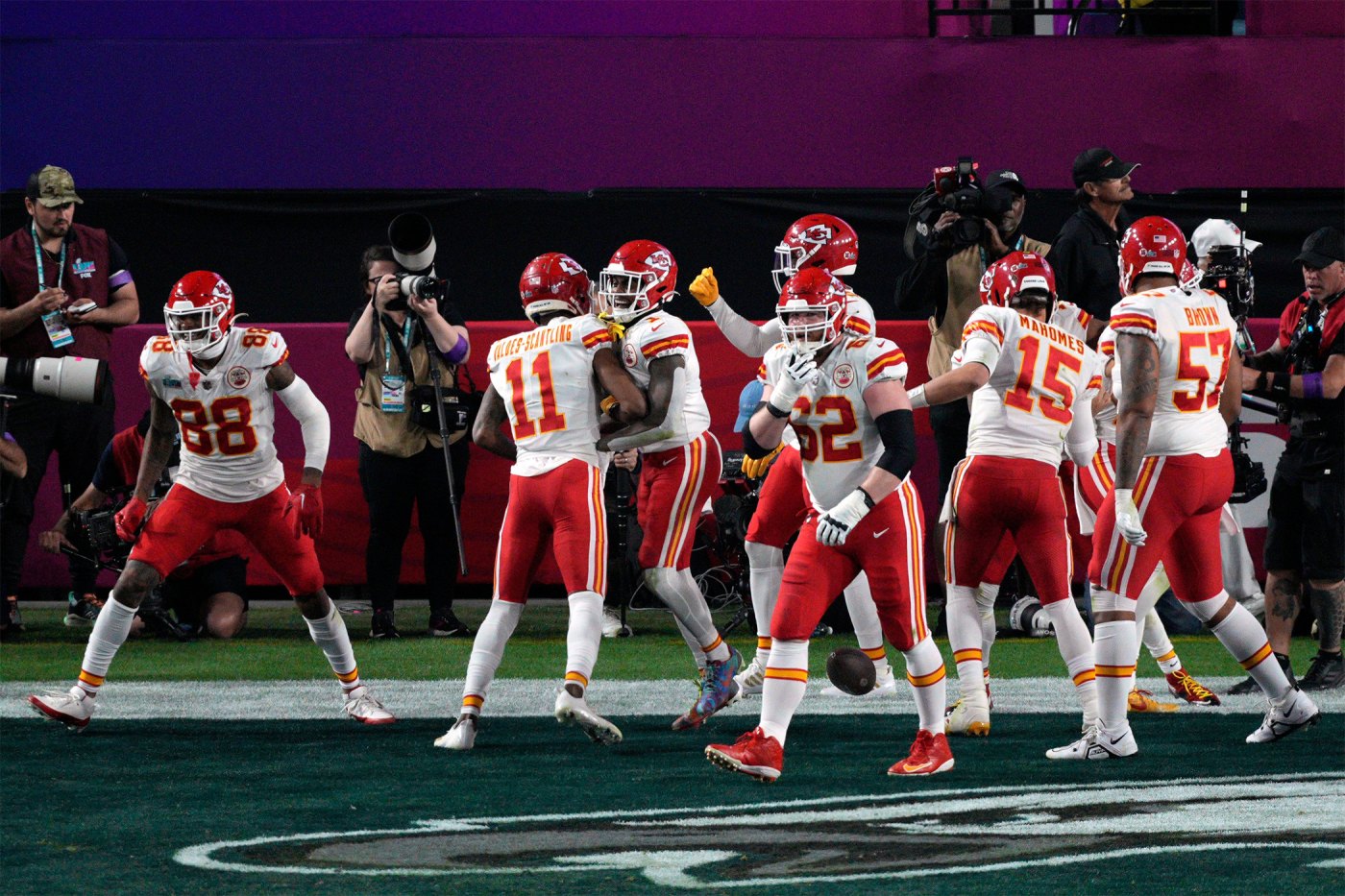 Super Bowl 2023: Kansas City Chiefs Beat Philadelphia Eagles | Us Weekly