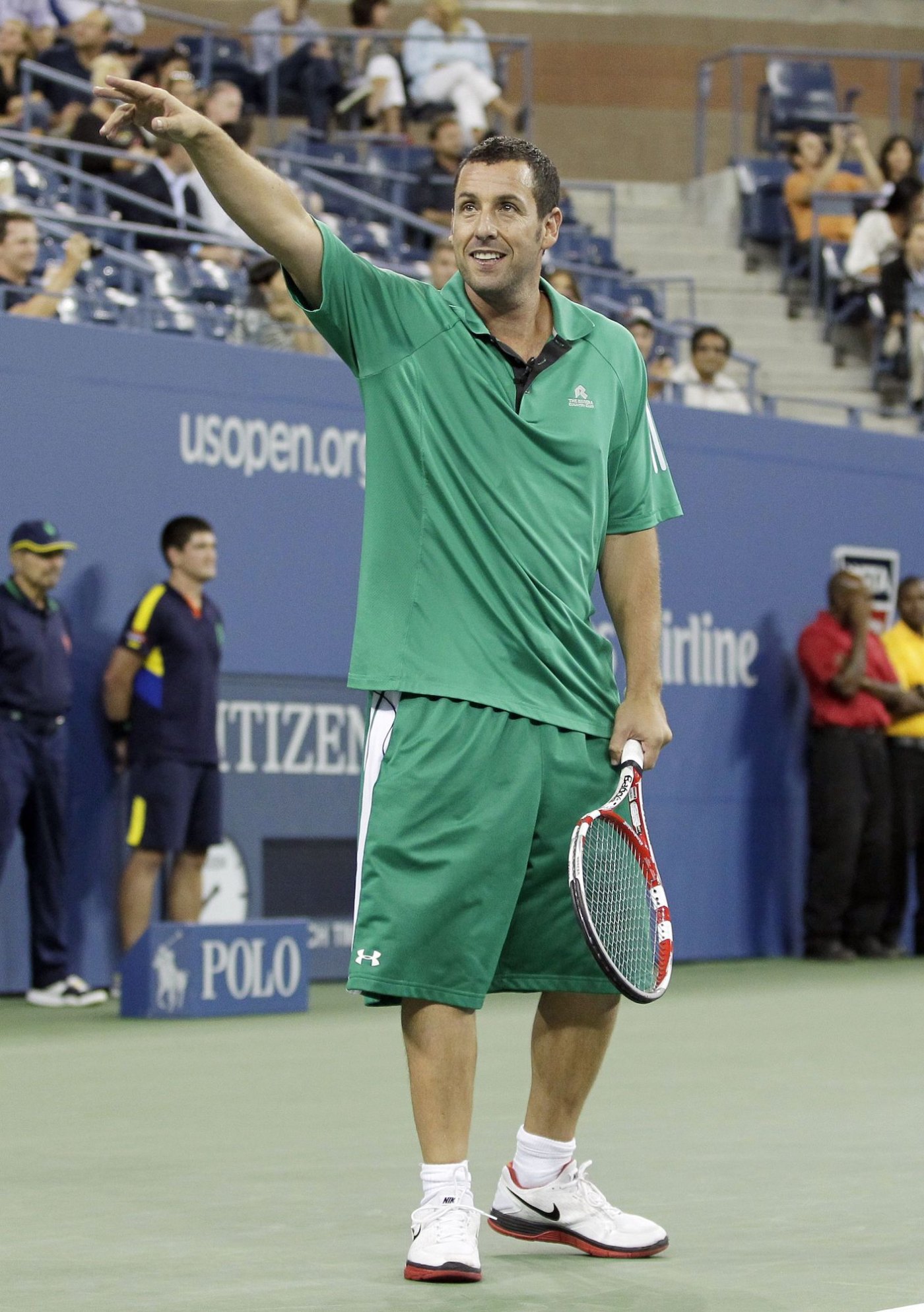 Los mejores looks casuales de Adam Sandler a lo largo de los años ...