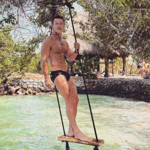 Celebrity Men In Speedos Daniel Craig Matt Damon More Us Weekly