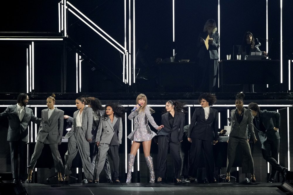 Taylor Swift's Chic 'Eras Tour' Outfits: See Photos