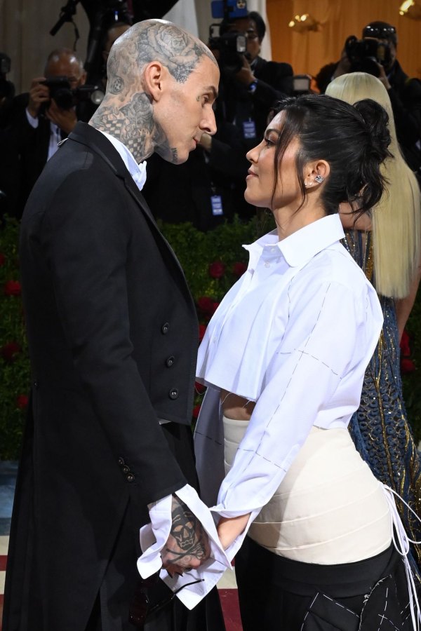 Kourtney Kardashian, Travis Barker Hulu Wedding Special: Details | Us ...