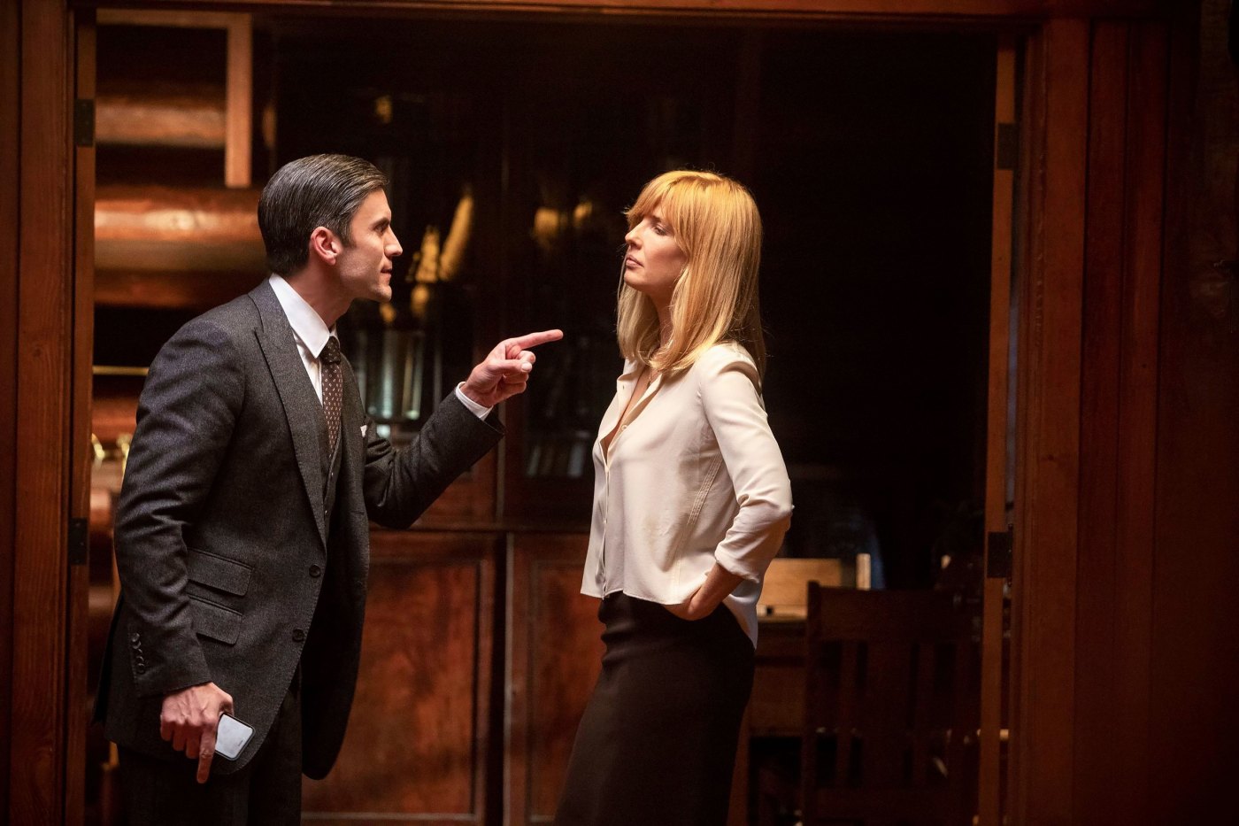 'Yellowstone' Cast Reveal Whether They're Team Jamie or Team Beth | Us ...