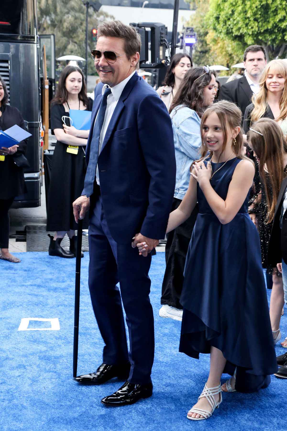 Jeremy Renner Walks 1st Red Carpet After Snowplow Accident: Pics | Us ...