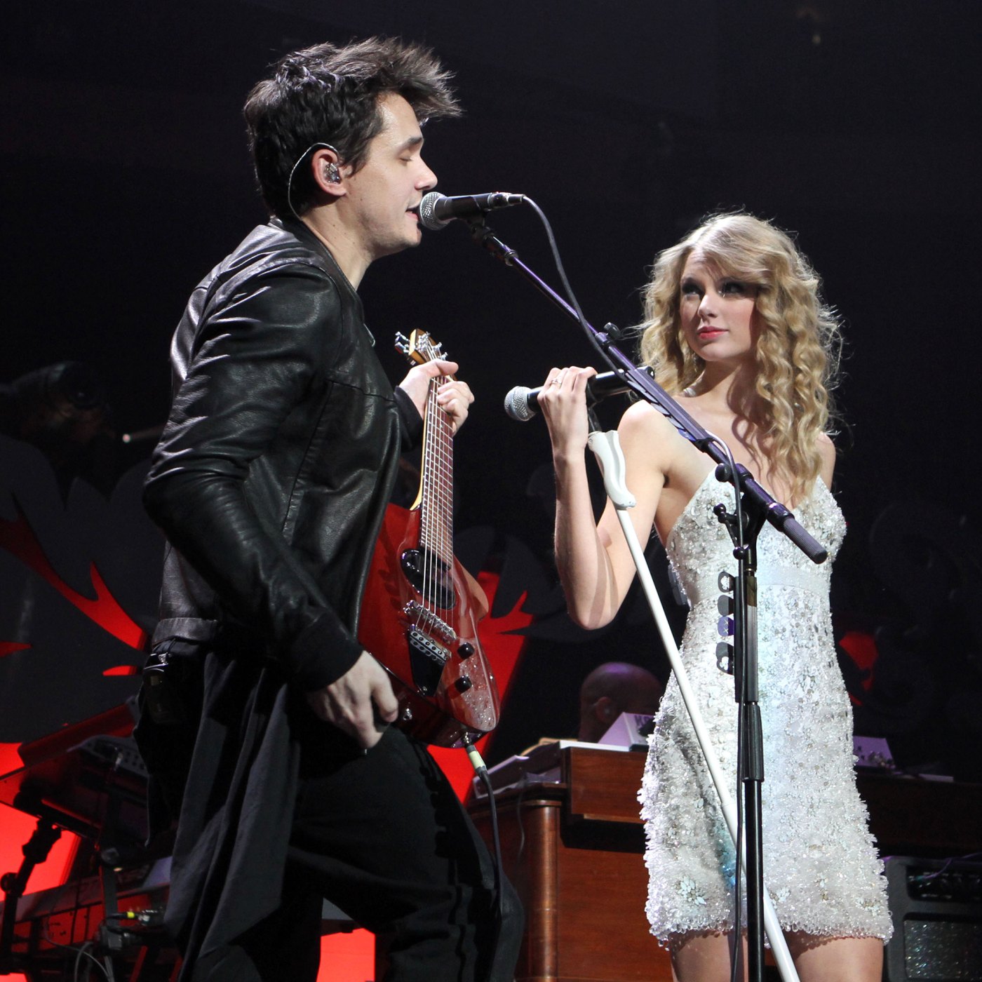 John Mayer Performs Rumored Taylor Swift Breakup Song 'Paper Doll' | Us ...