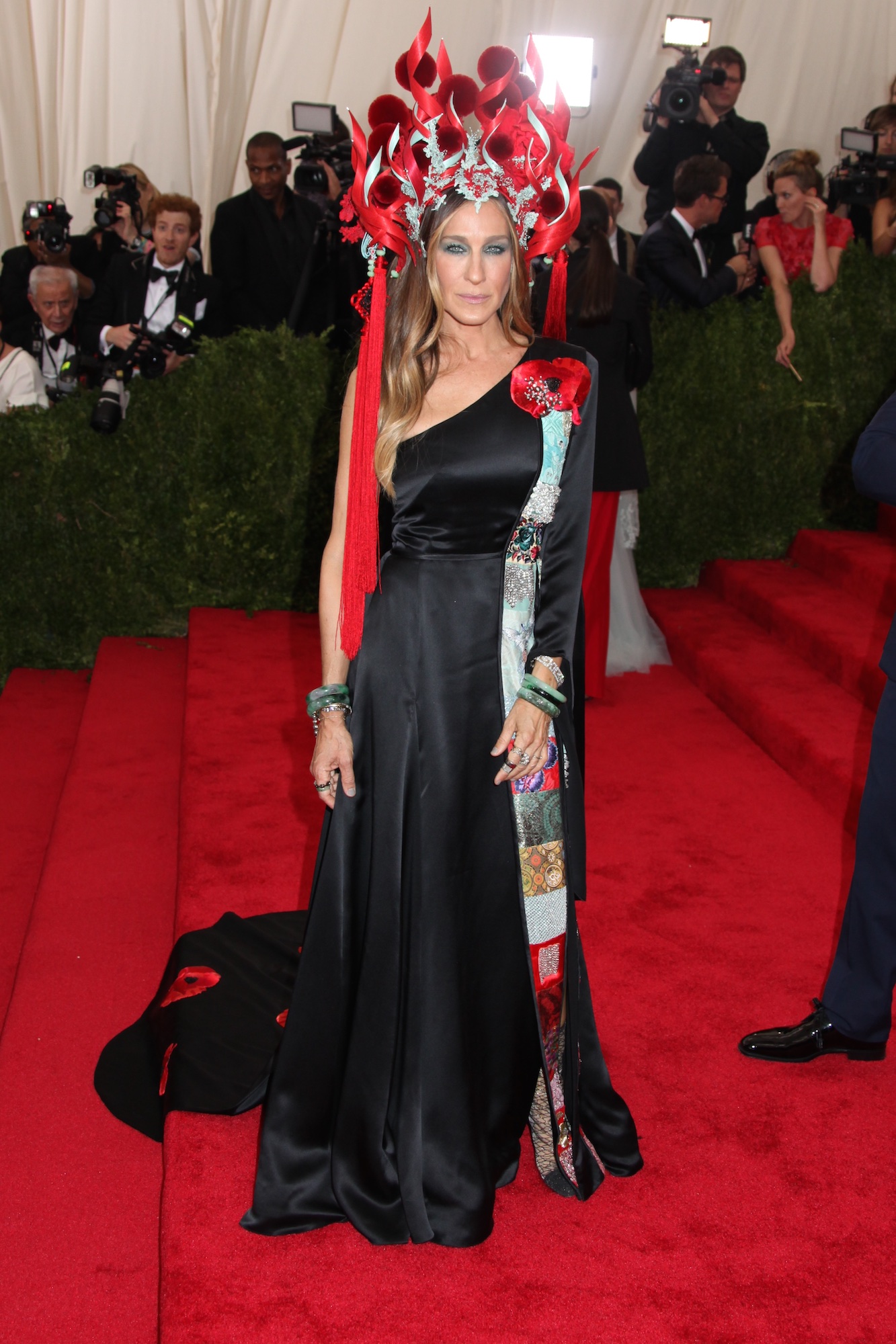 See Sarah Jessica Parker’s Best Met Gala Looks of All Time | Us Weekly