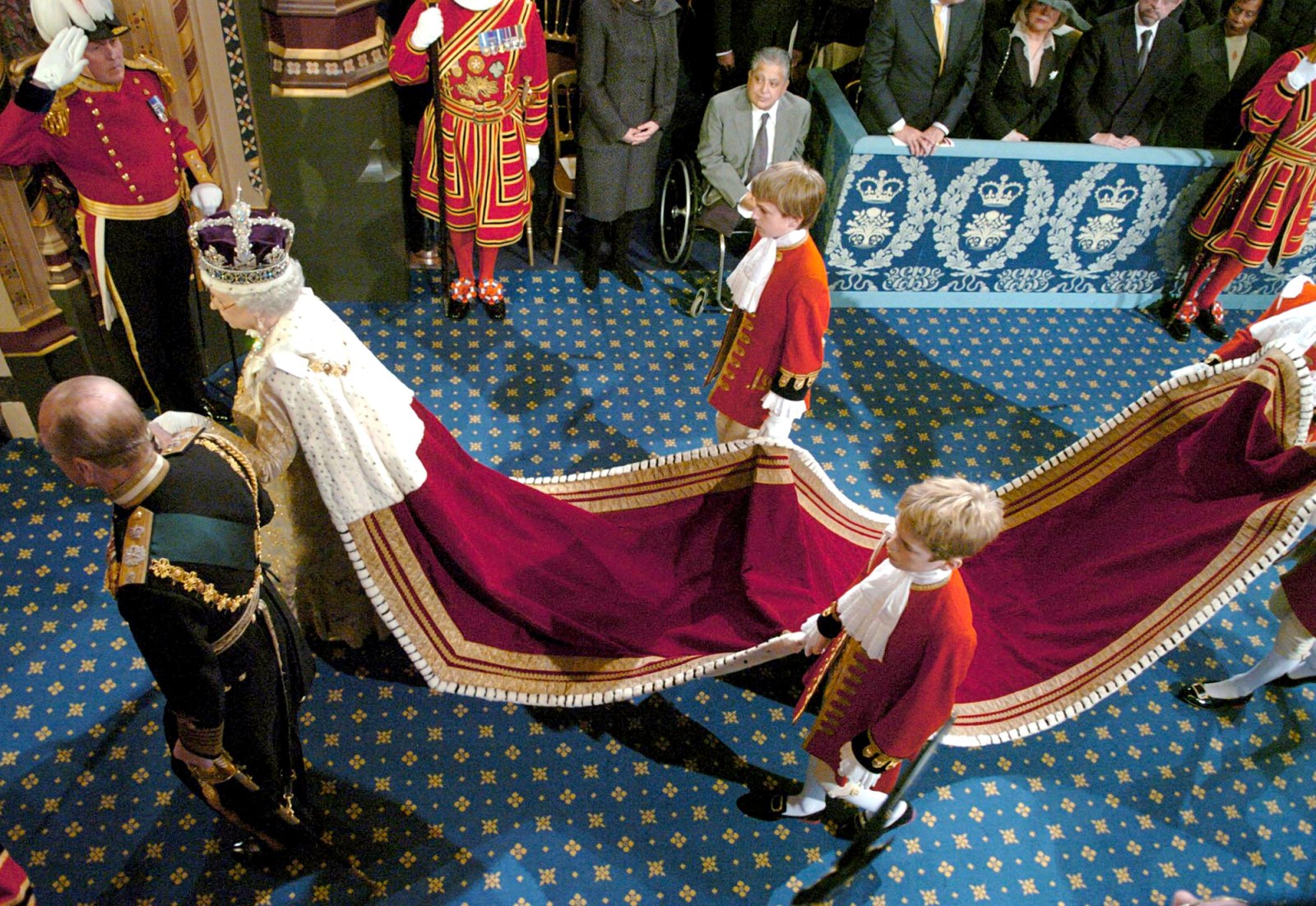 Queen Camilla to Wear Queen Elizabeth’s Coronation Robe of State | Us ...