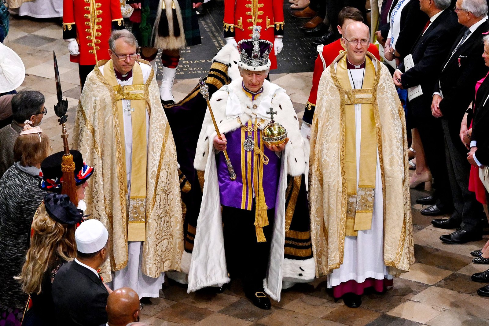 Kate Middleton Curtsies to King Charles III at Coronation: Photo | Us ...
