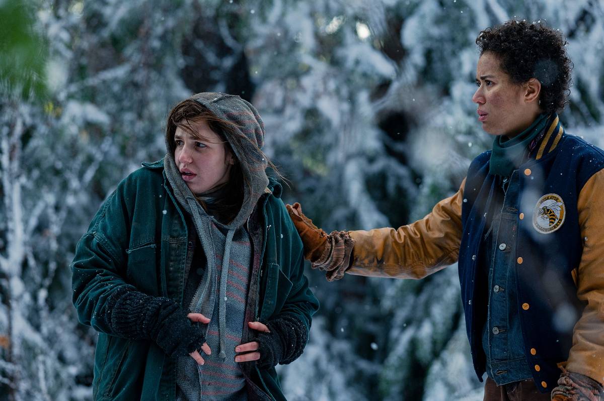 'Yellowjackets' Cast Break Downs Shauna's 'Intense' Stillbirth Episode ...
