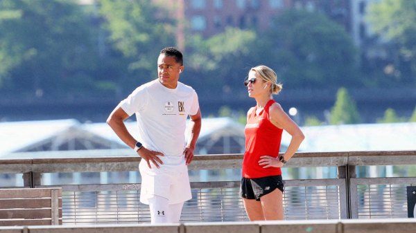 Amy Robach, T.J. Holmes Enjoy Morning Run Together in NYC: Photos | Us ...