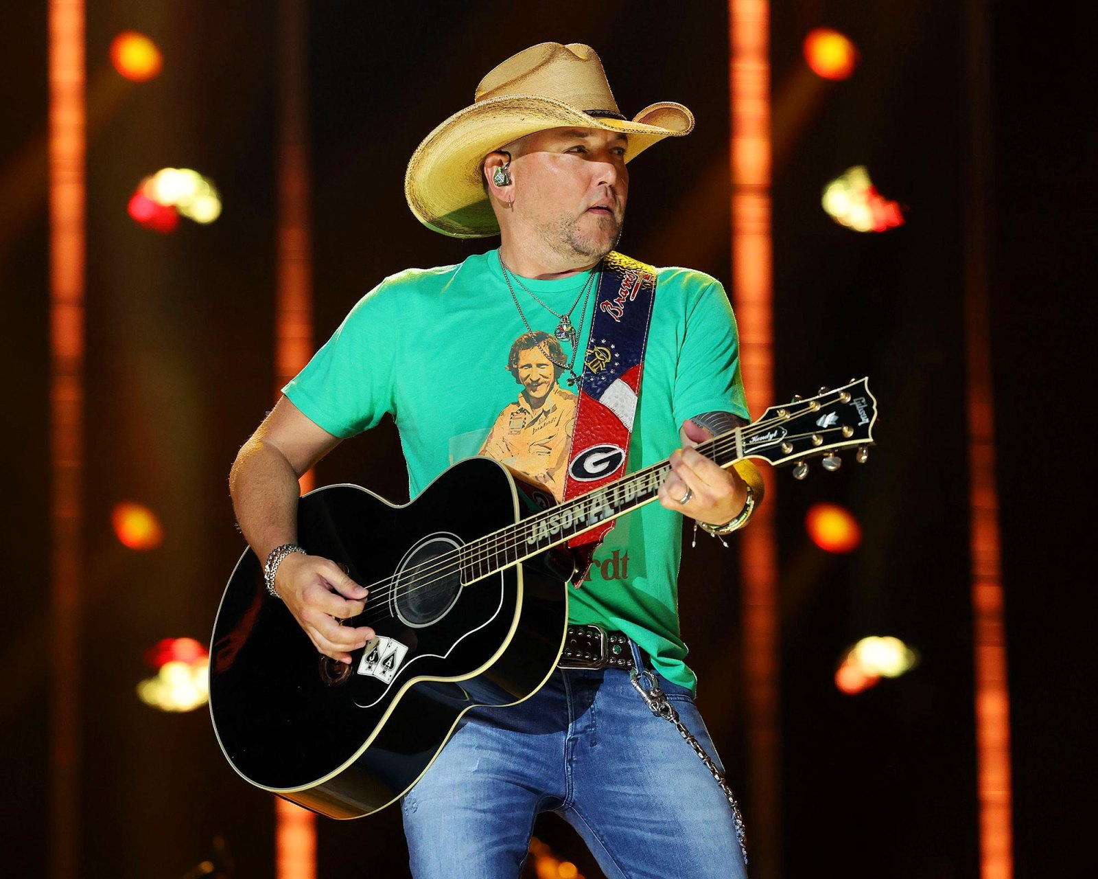 Jason Aldean Gives Update After Suffering 'Heat Exhaustion' on Stage ...