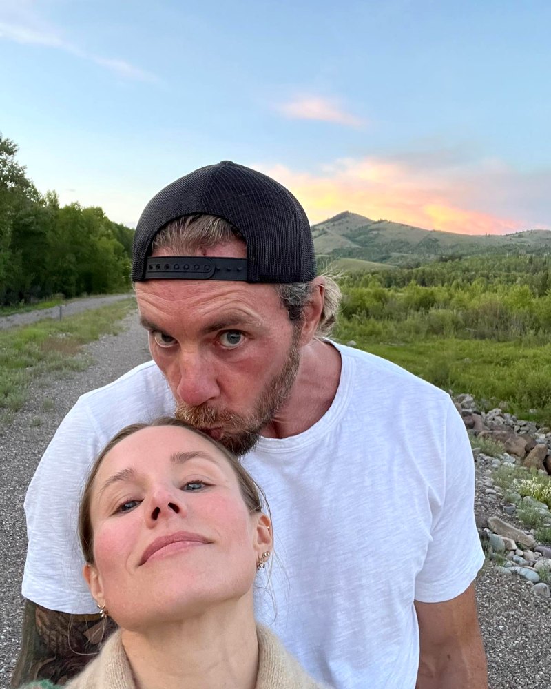 Kristen Bell, Dax Shepard Have Dinner With Jennifer Aniston, More | Us ...