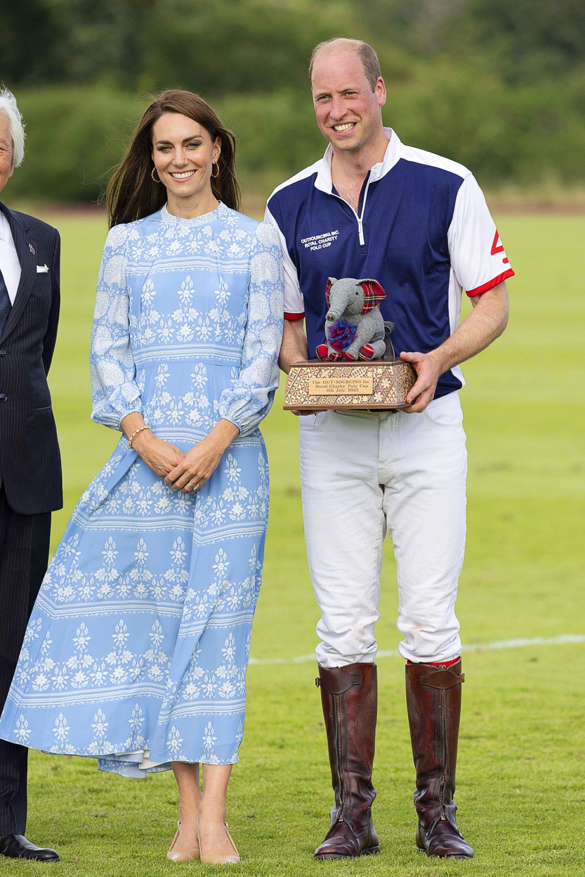 Kate Middleton Gives Prince William A Kiss Following Polo Win Pics 2170