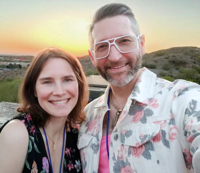 Amanda Knox and Husband Christopher Robinson’s Relationship Timeline ...
