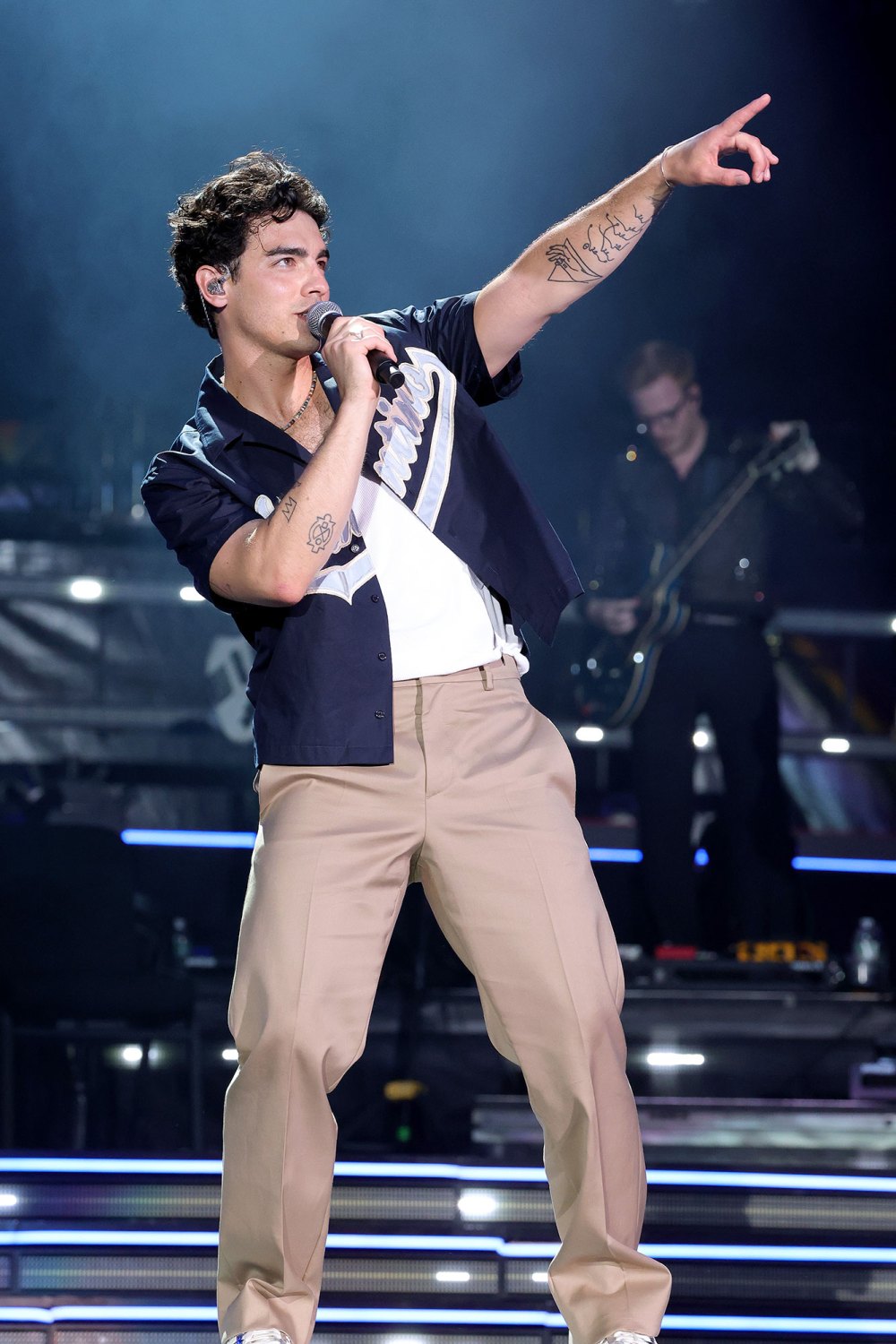 Joe Jonas Draws Fan a Custom Tattoo During Tour Performance | Us Weekly