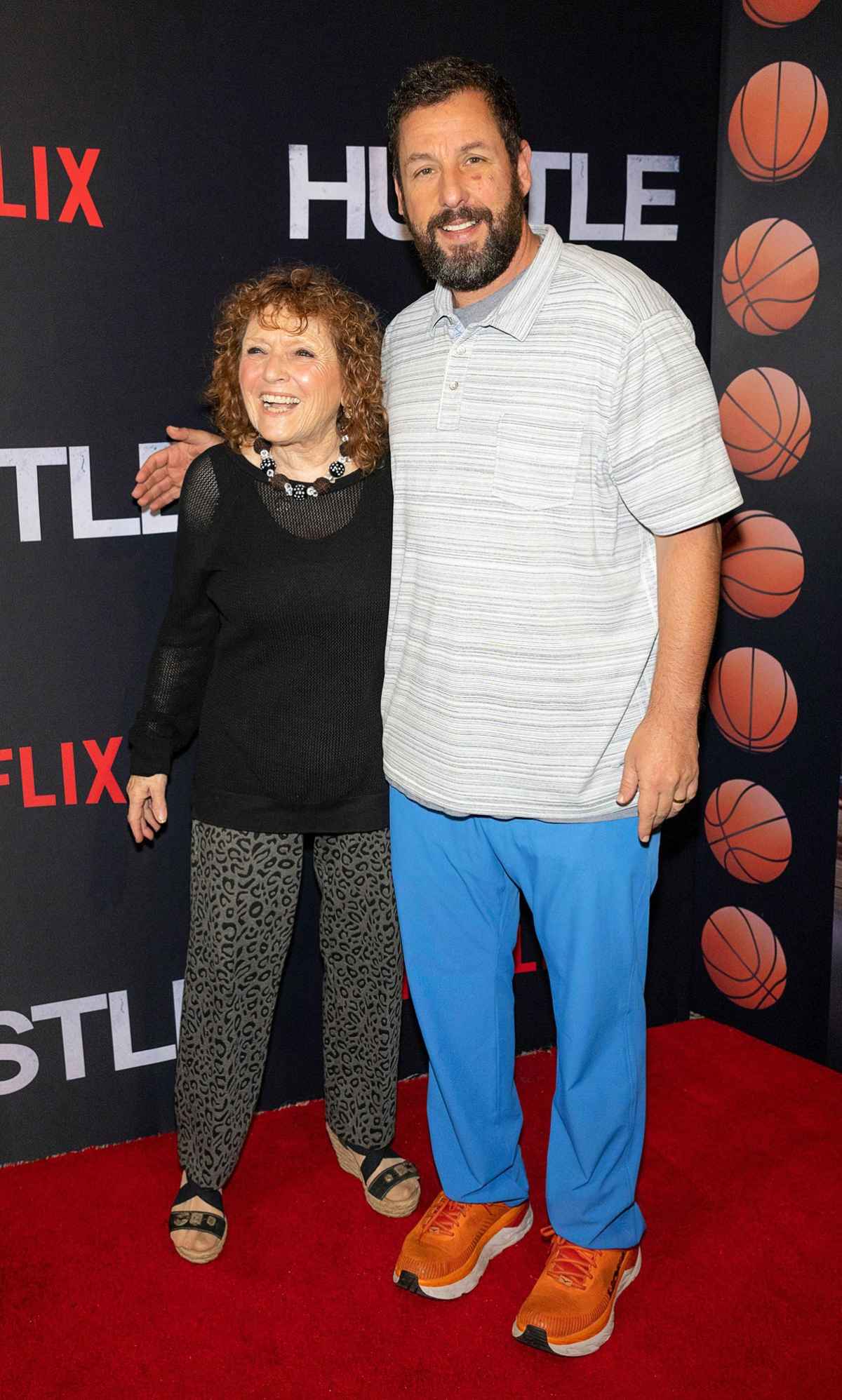 Conoce a la familia de Adam Sandler: Jackie, Sadie, Sunny y más | Us Weekly