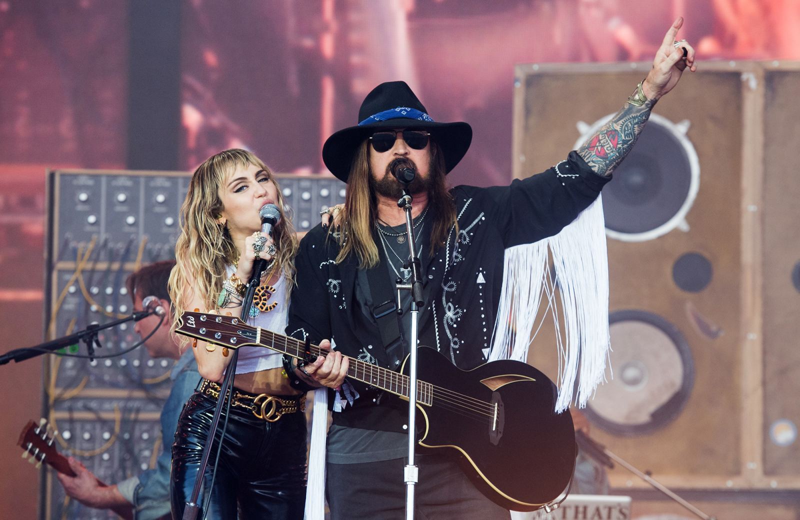 Miley Cyrus Compares Her and Billy Ray Cyrus' Relationships to Fame ...
