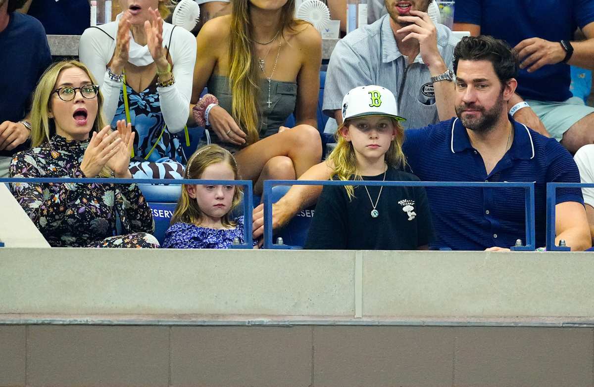 Emily Blunt and John Krasinski Bring 2 Daughters to US Open: Photos ...