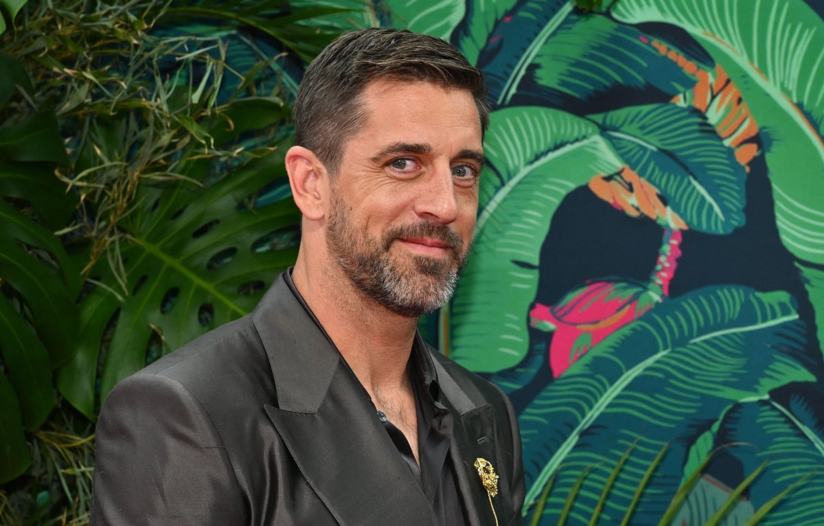 Aaron Rodgers Has Surgery After Season-Ending Injury | Us Weekly