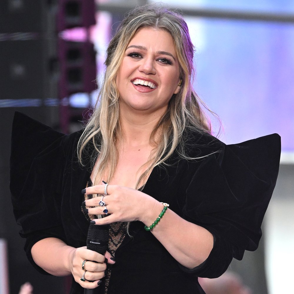 Kelly Clarkson News - Us Weekly