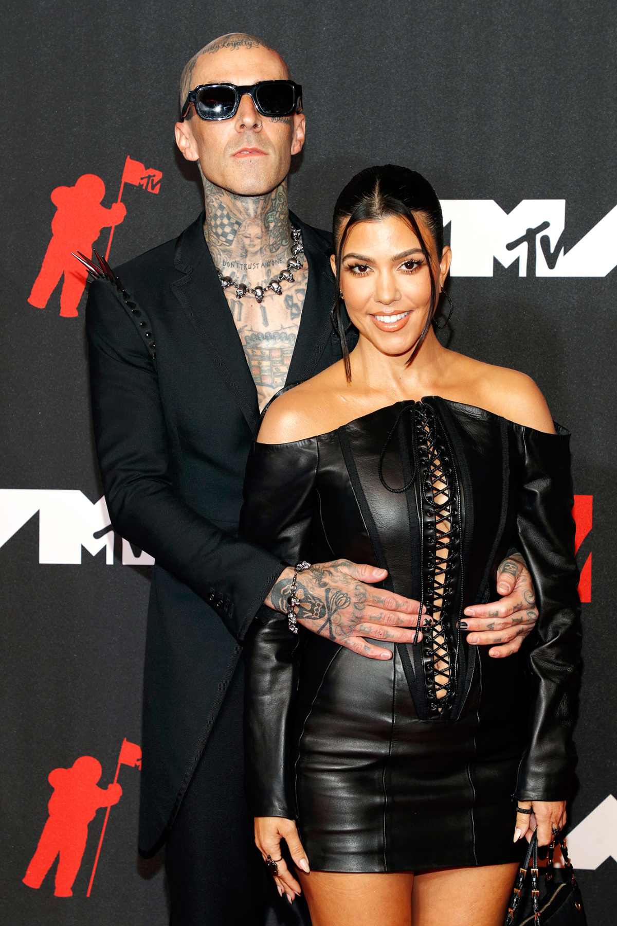Travis Barker Leaves Blink-182 Tour Early for ‘Urgent Family Matter ...