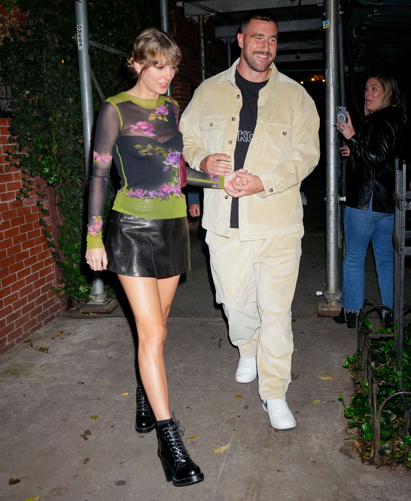 Erin Andrews Jokes About Setting Up Taylor Swift and Travis Kelce | Us ...
