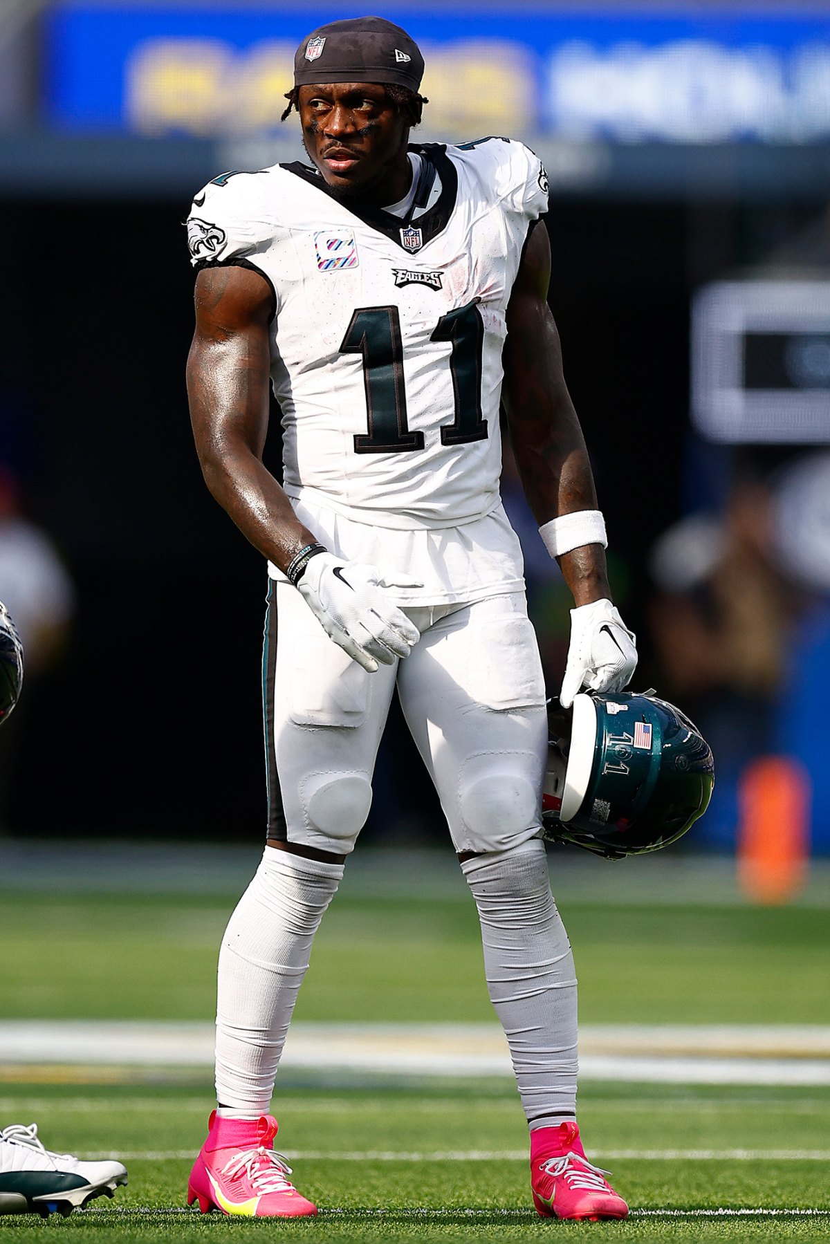 Jason Kelce Won't Wear Pink Shoes Like AJ Brown After Wyatt's Interest ...